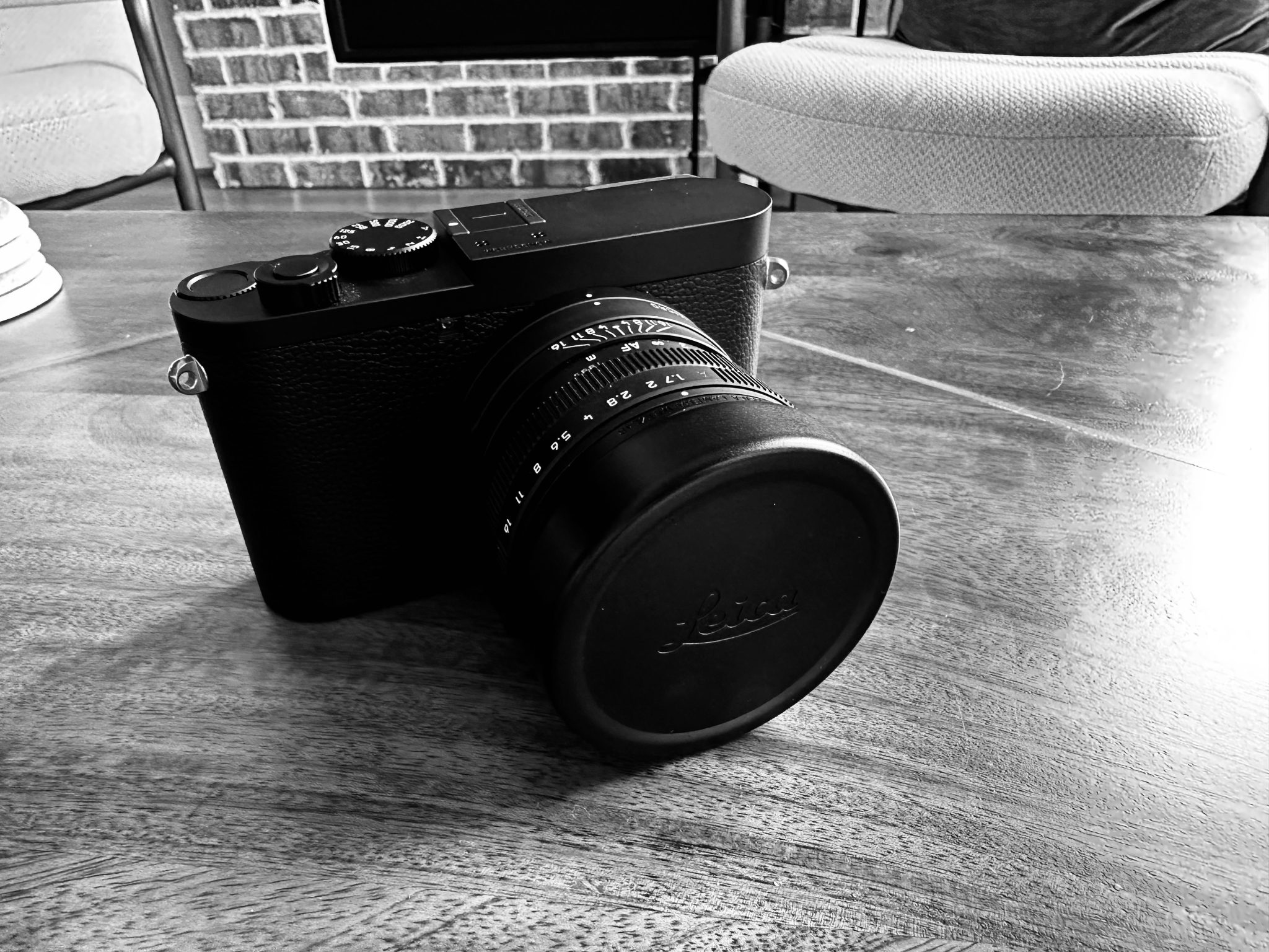 Leica Q2 Monochrom – The Brooks Review